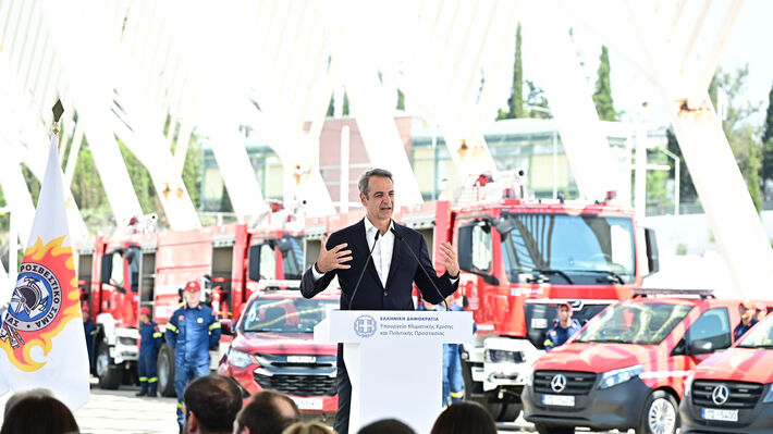 Η κυβέρνηση να αφήσει τις φιέστες και να ικανοποιήσει τώρα τα δίκαια ...